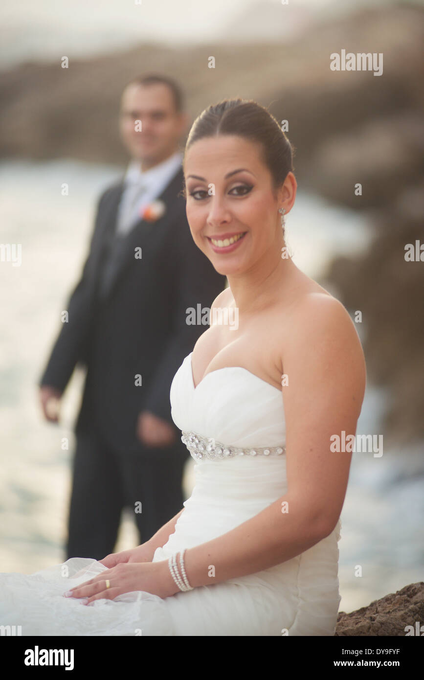 Newly married couple smile happily Stock Photo - Alamy