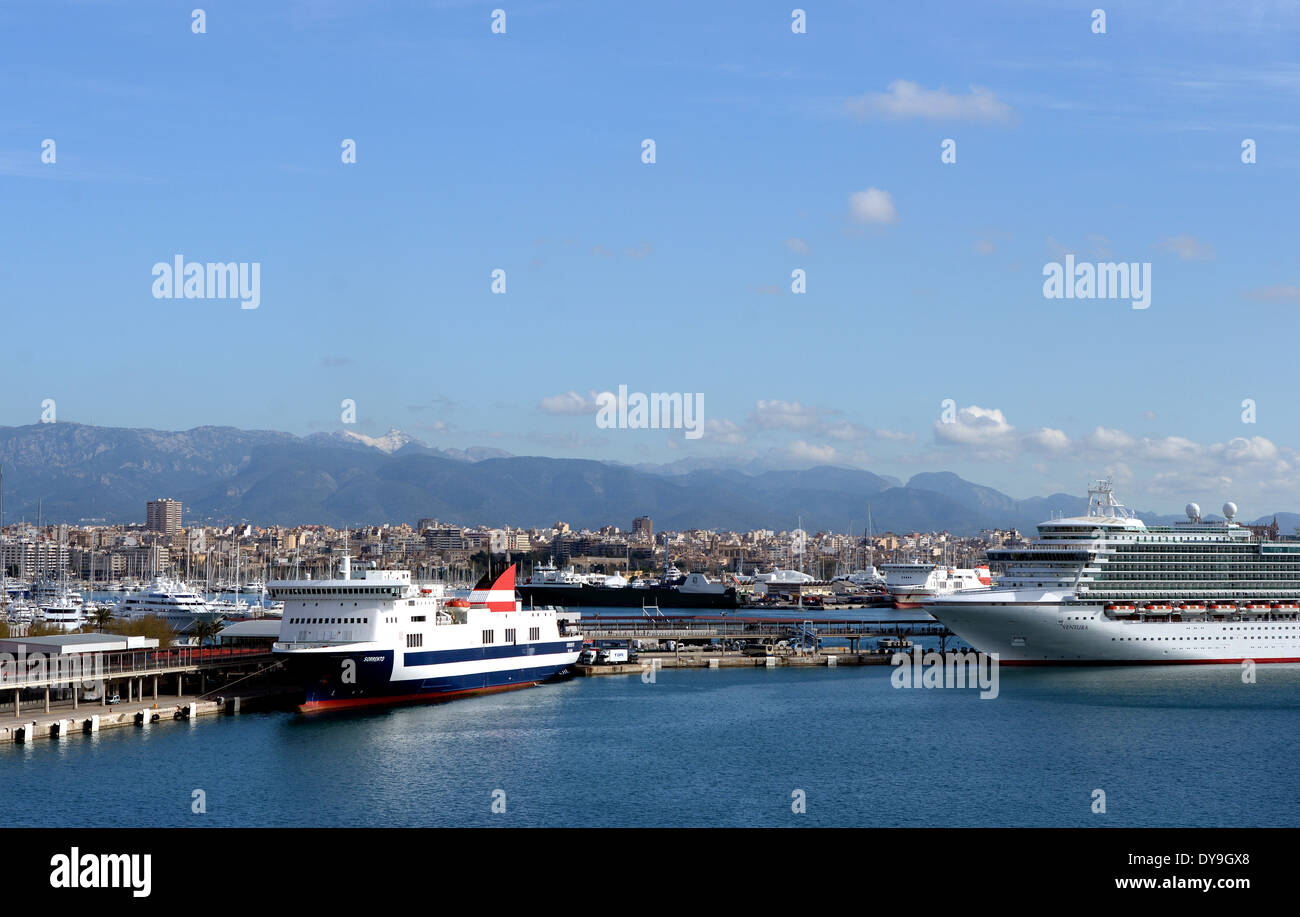 Images of Port of Palma de Mallorca, Spain, cruises and cargo ships ...