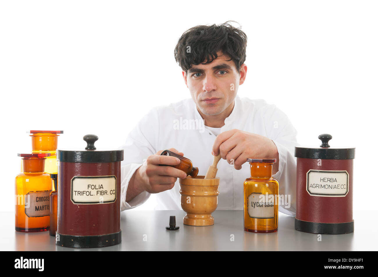 Pharmacist arab hi-res stock photography and images - Alamy