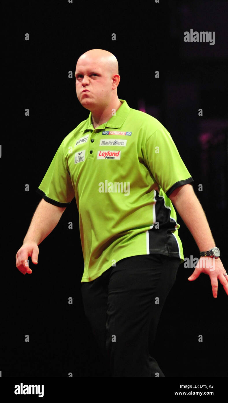 Sheffield, UK. 10th Apr, 2014. Night 10 of The 2014 Betway Premier ...
