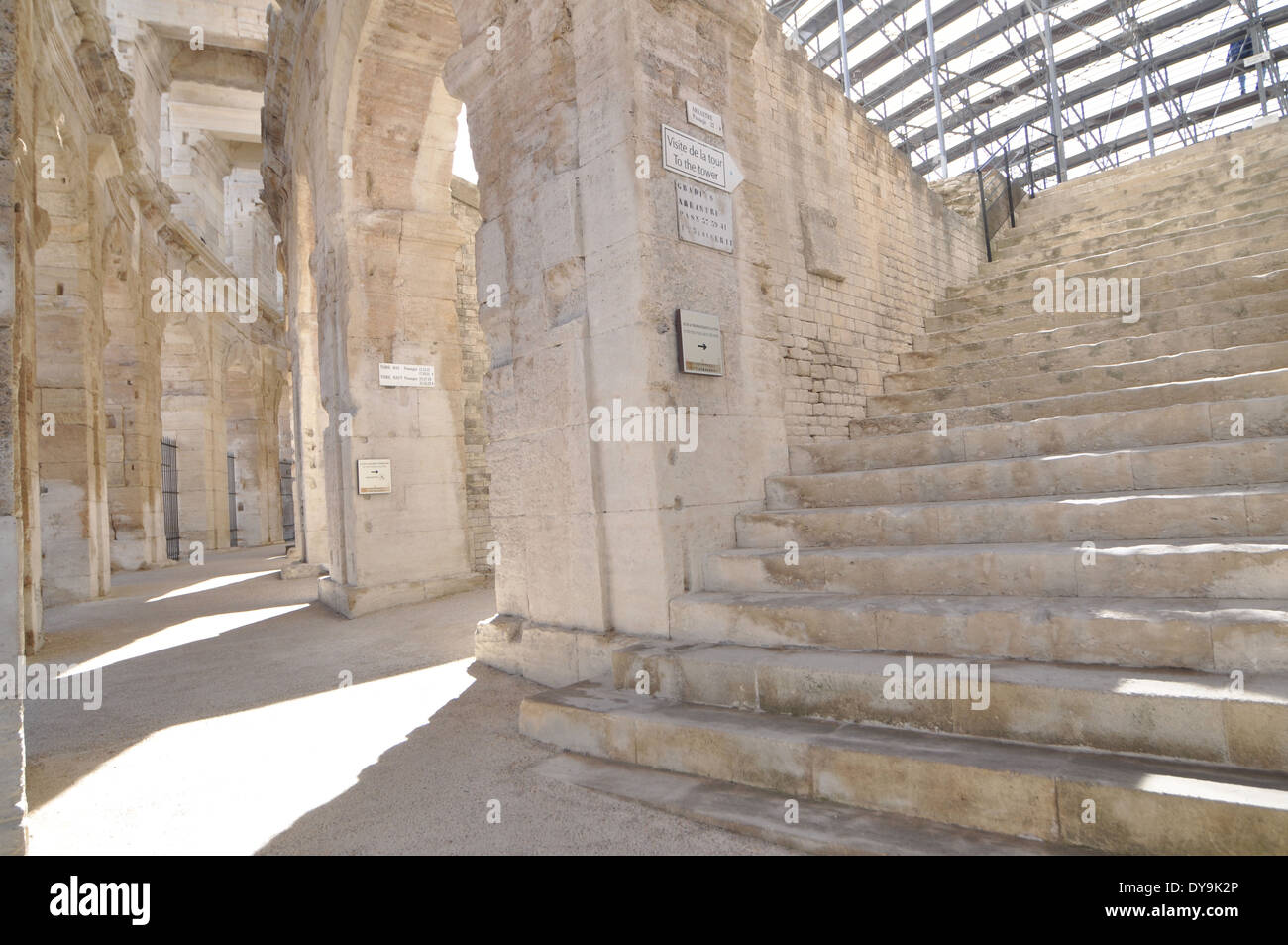 Amphitheatre steps hi-res stock photography and images - Alamy