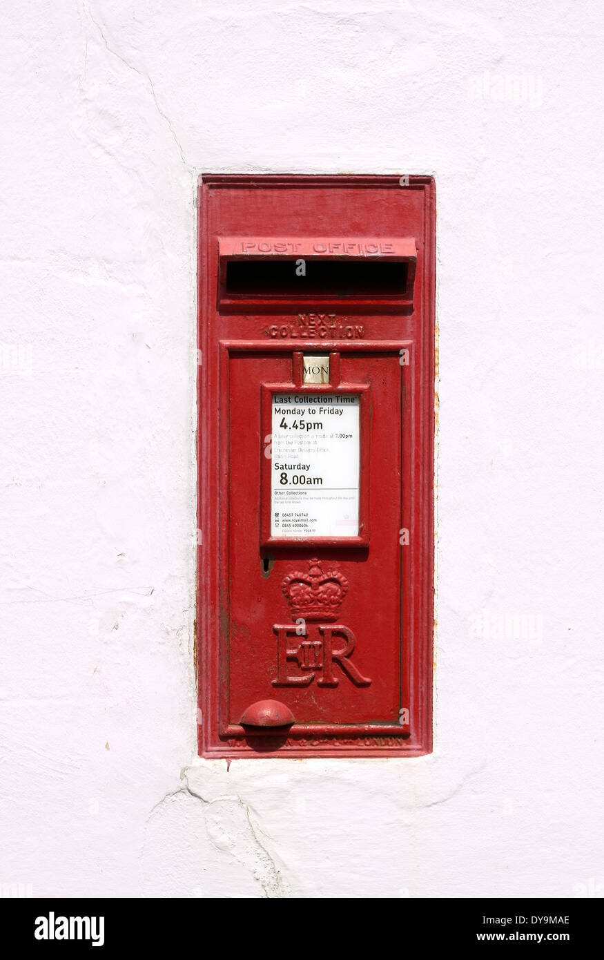 Classic post box hi-res stock photography and images - Alamy