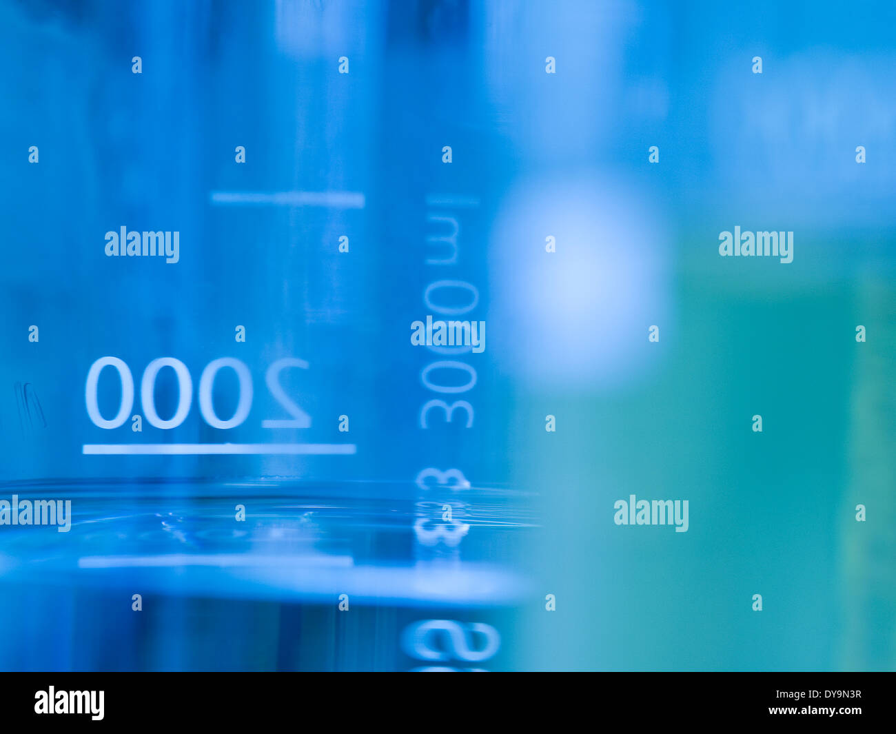 Volumetric flasks hi-res stock photography and images - Alamy