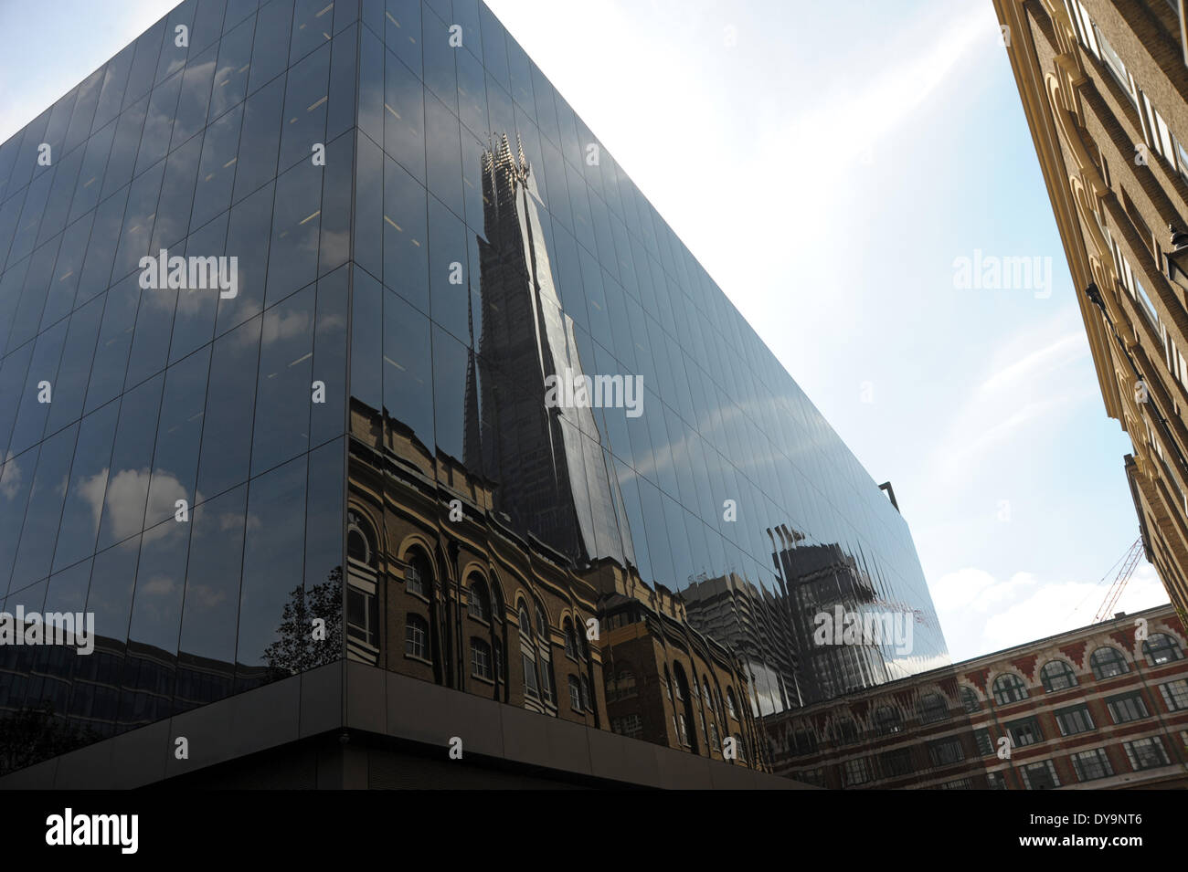 6 more london place and the shard hi-res stock photography and images ...