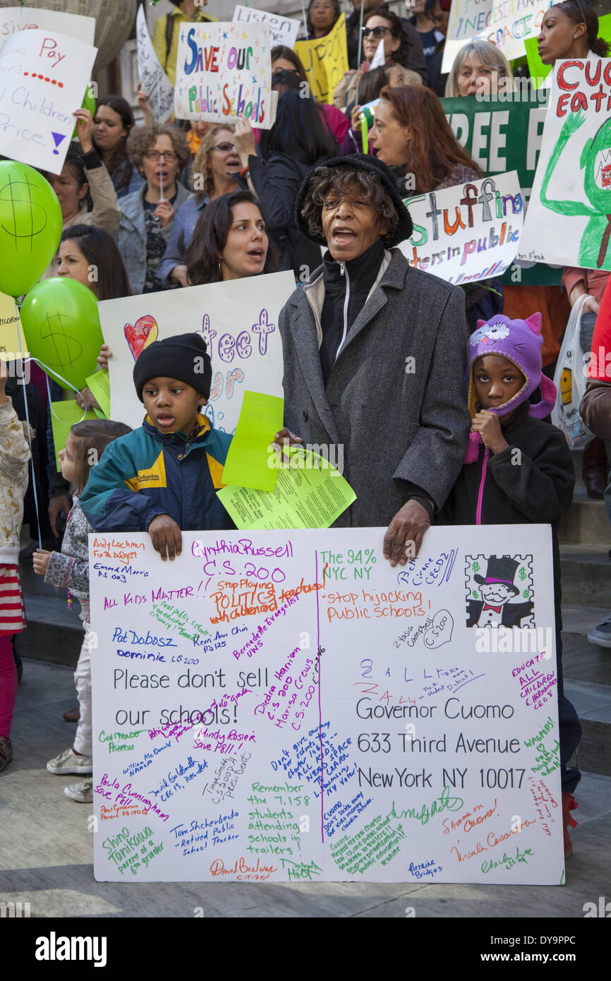 Community schools hi-res stock photography and images - Alamy