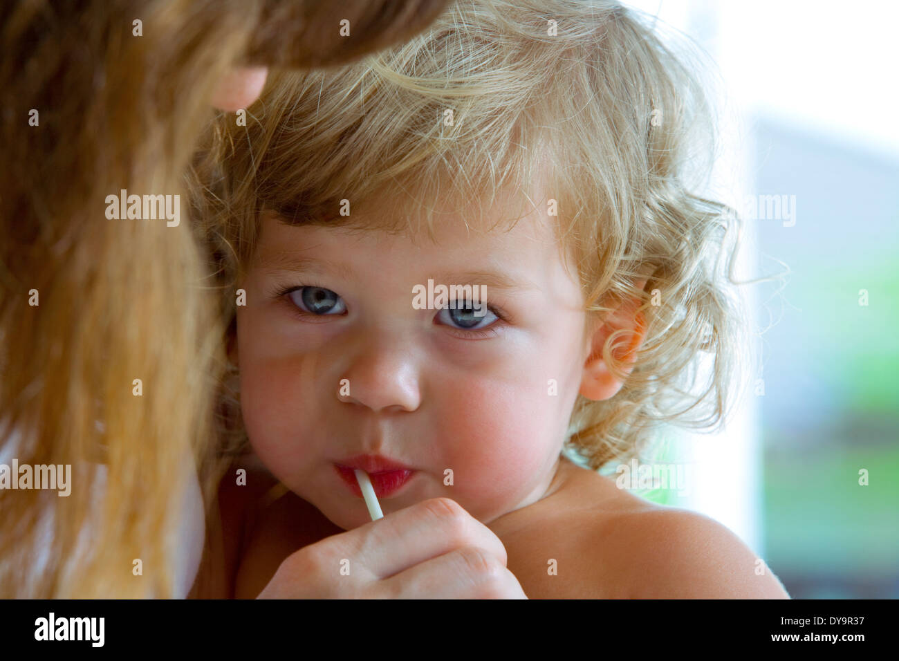 High key portrait of happy mother with baby Stock Photo - Alamy