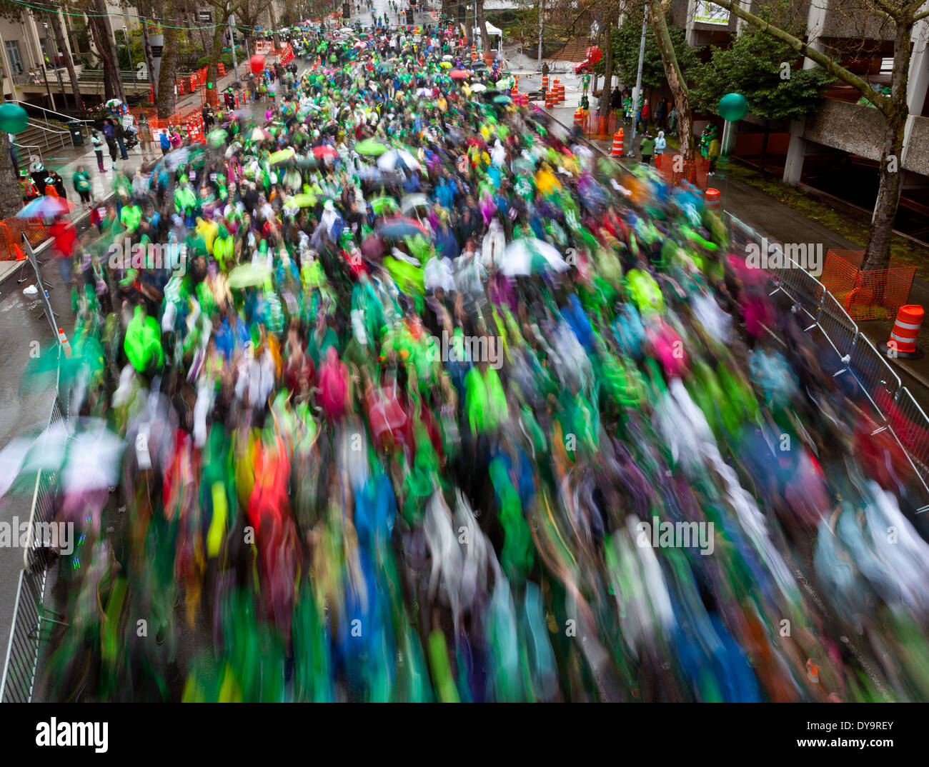 Crowd running hi-res stock photography and images - Alamy