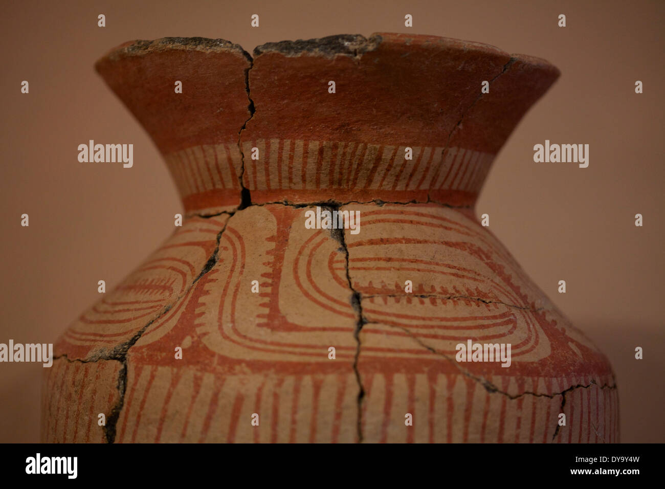 Ancient pottery at Ban Chiang Museum in Udon Thani Stock Photo - Alamy