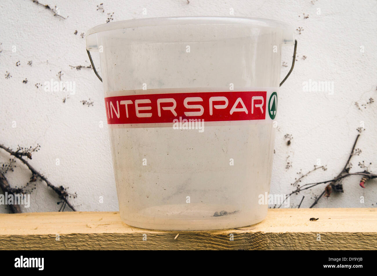 Interspar supermarket logo hi-res stock photography and images - Alamy