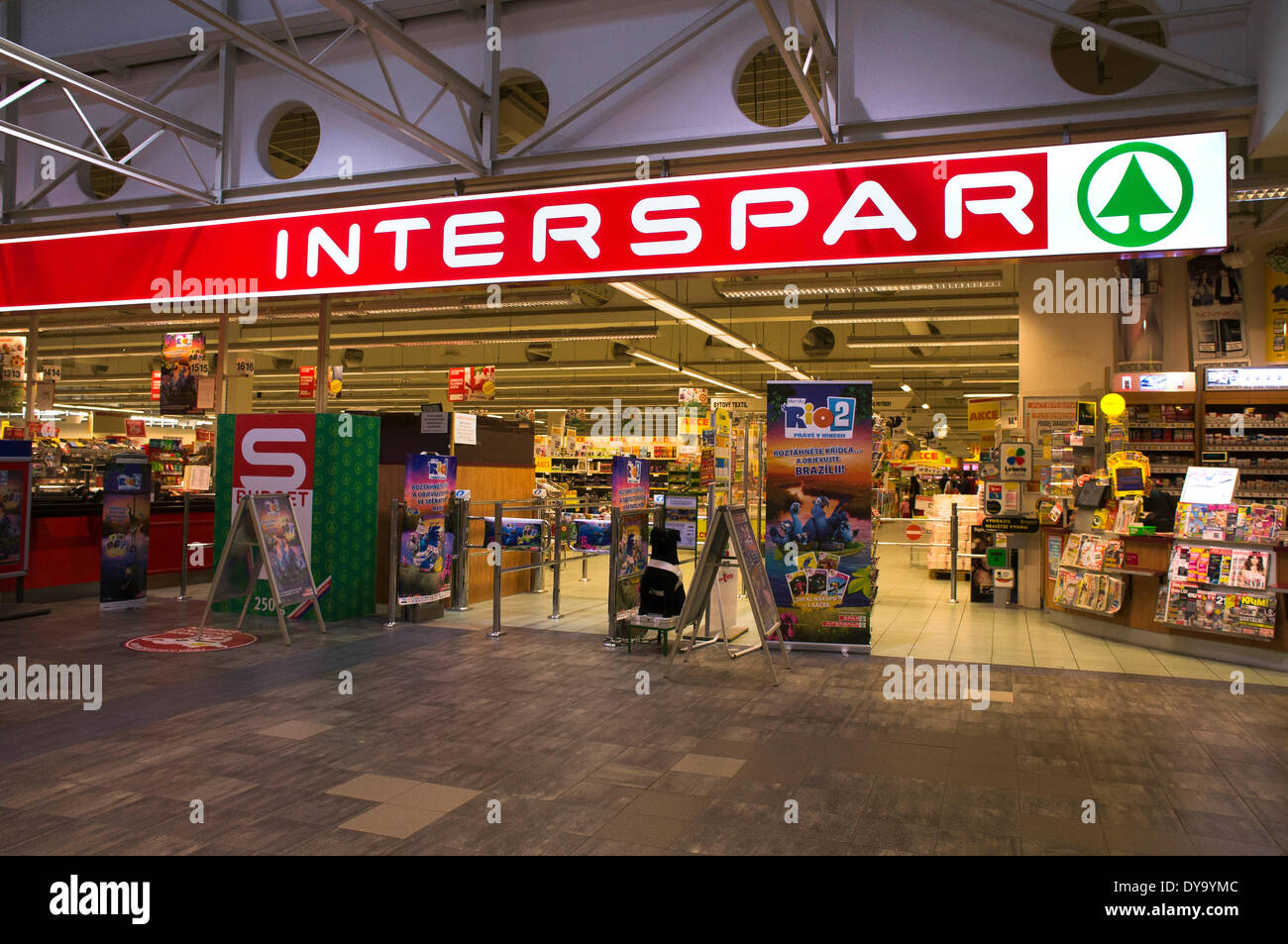 Interspar supermarket, logo, cash Stock Photo - Alamy