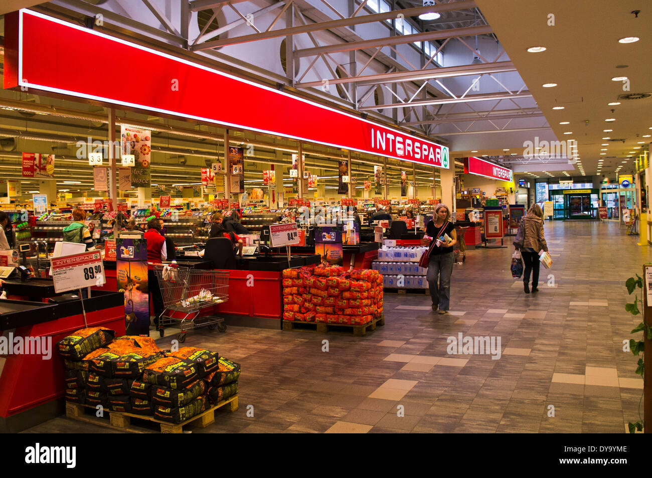 Interspar supermarket, logo, cash Stock Photo - Alamy