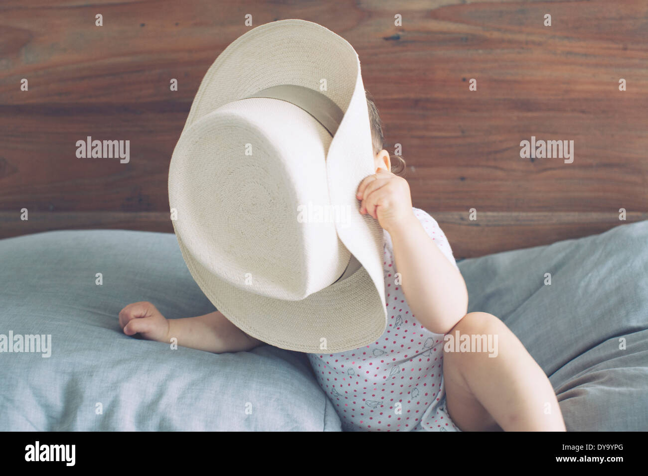 Obscured faces hi-res stock photography and images - Alamy