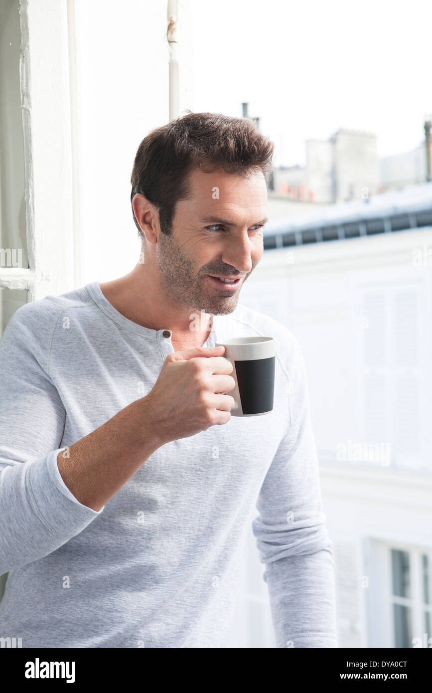 Looking out the front windows hi-res stock photography and images - Alamy