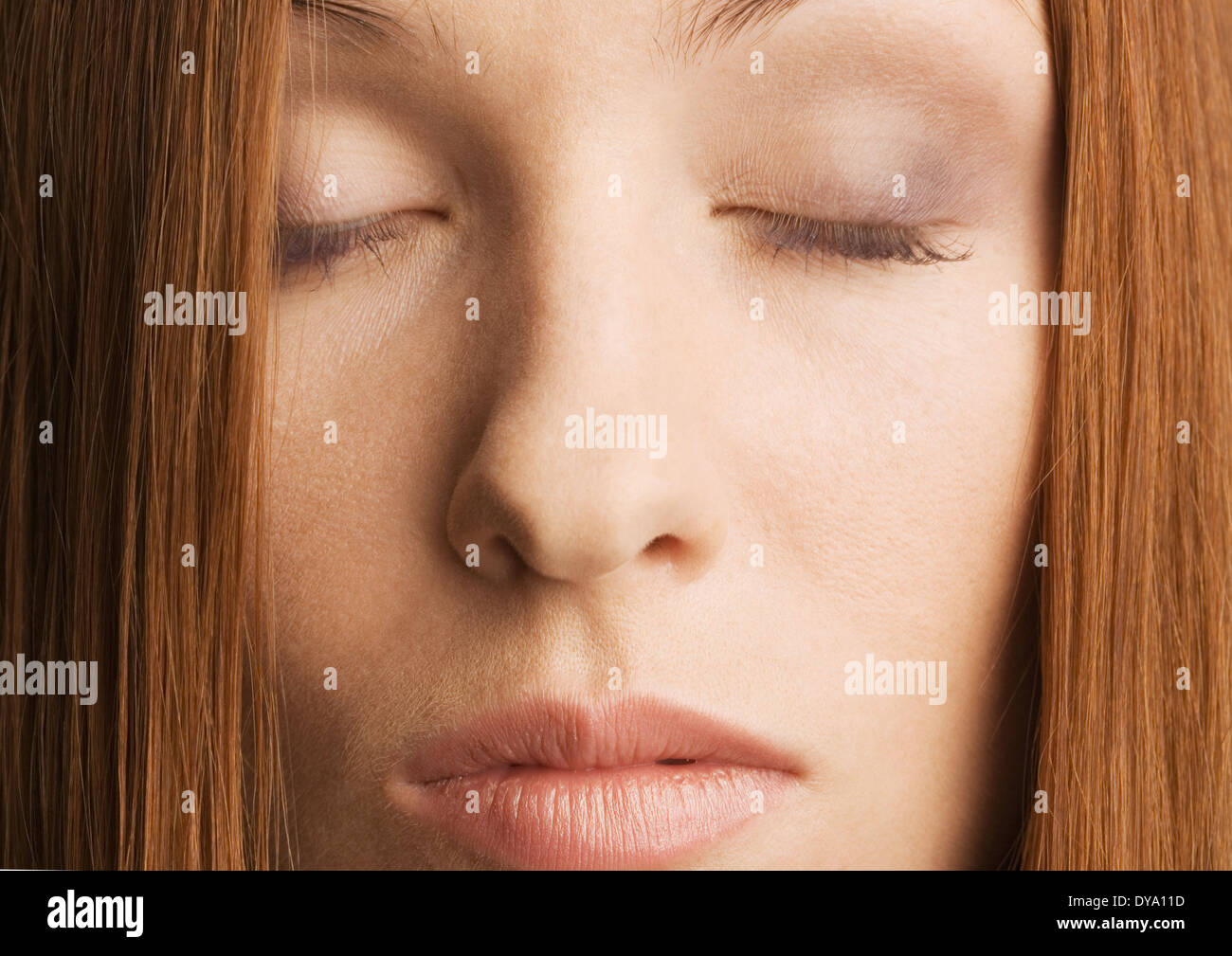 Woman eyes closed front shadow hi-res stock photography and images - Alamy