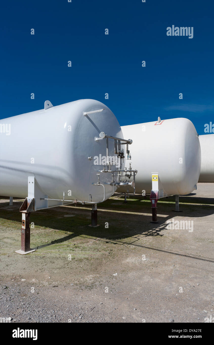 Chemical industry vertical hi-res stock photography and images - Alamy