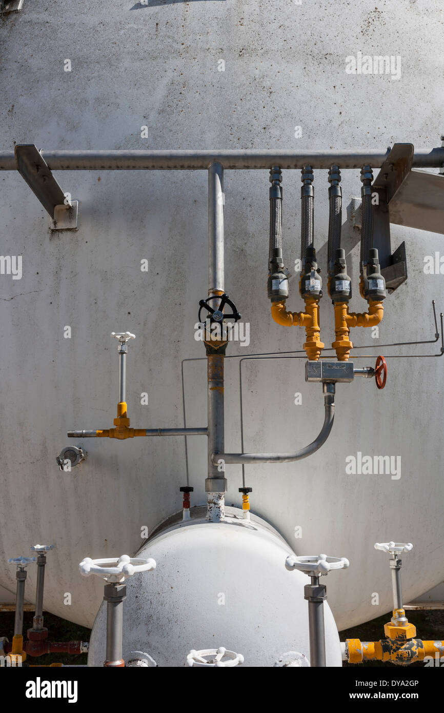 Chemical industry vertical hi-res stock photography and images - Alamy