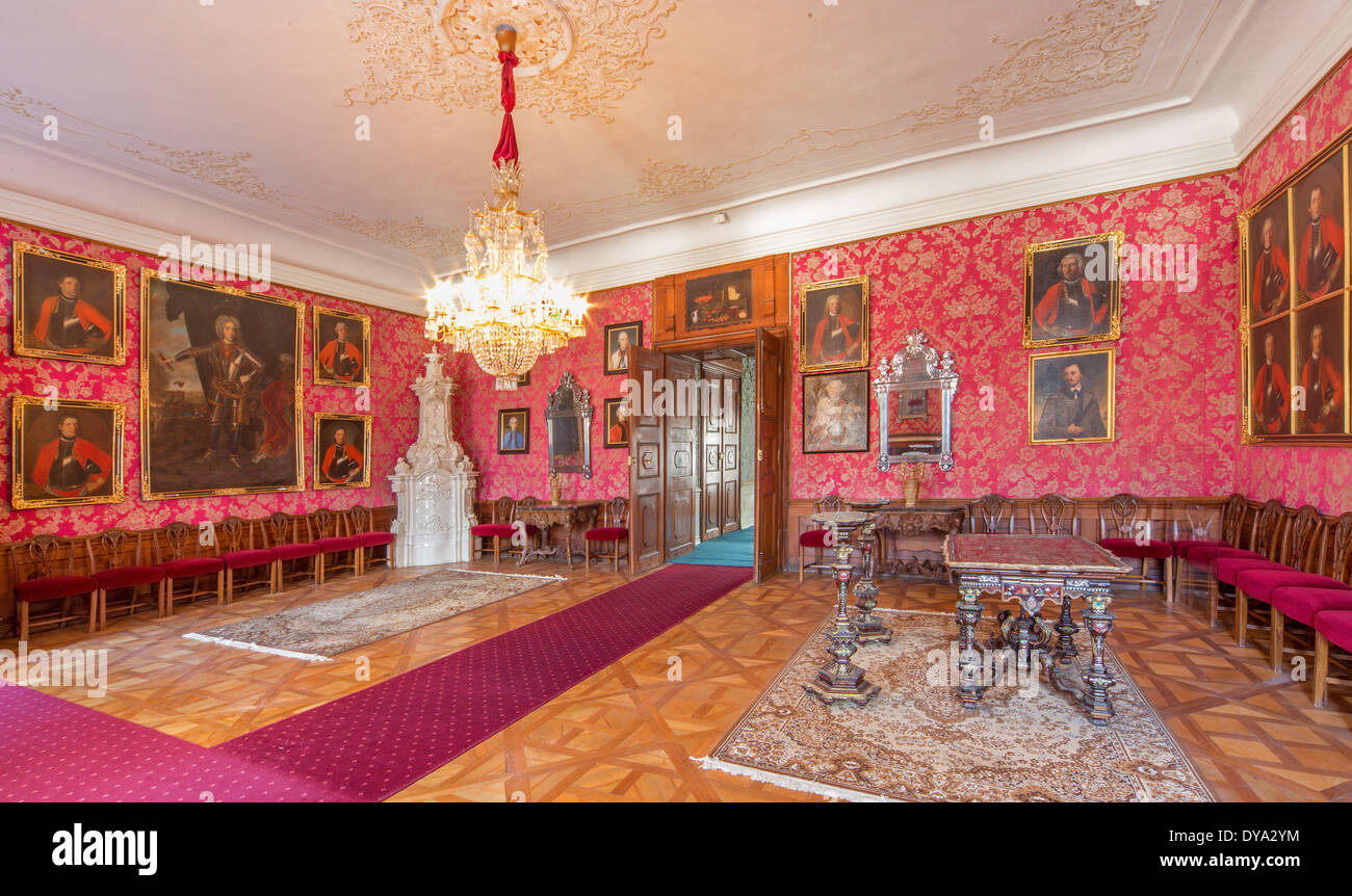 Palace saloon hi-res stock photography and images - Alamy