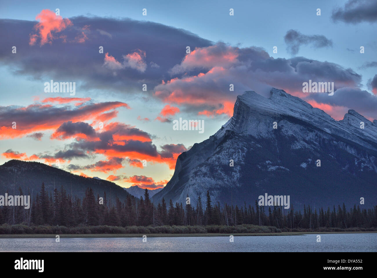 North America Canada Alberta Banff Mount Rundle mountains lake dawn ...