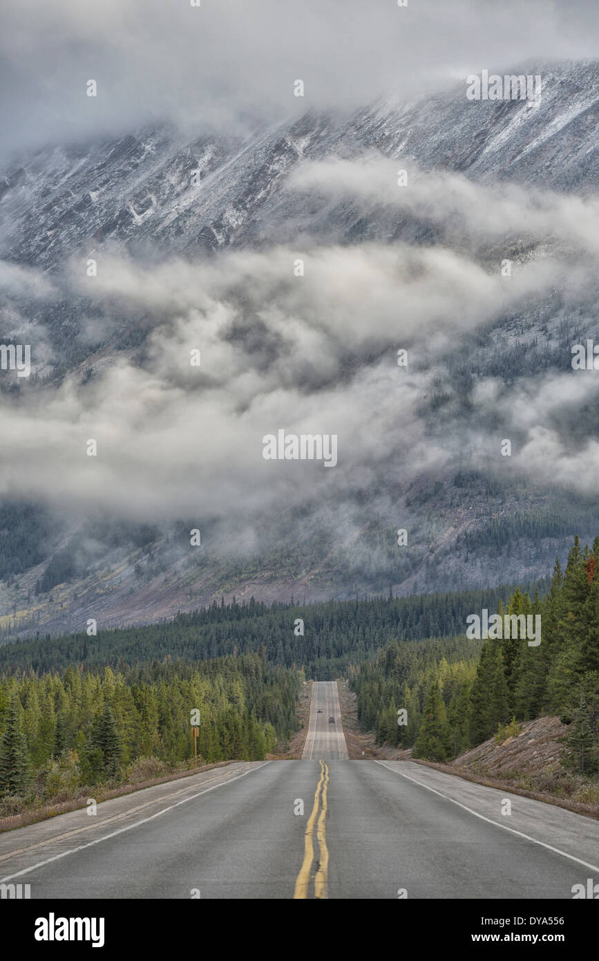 Highway banff national park hi-res stock photography and images - Alamy