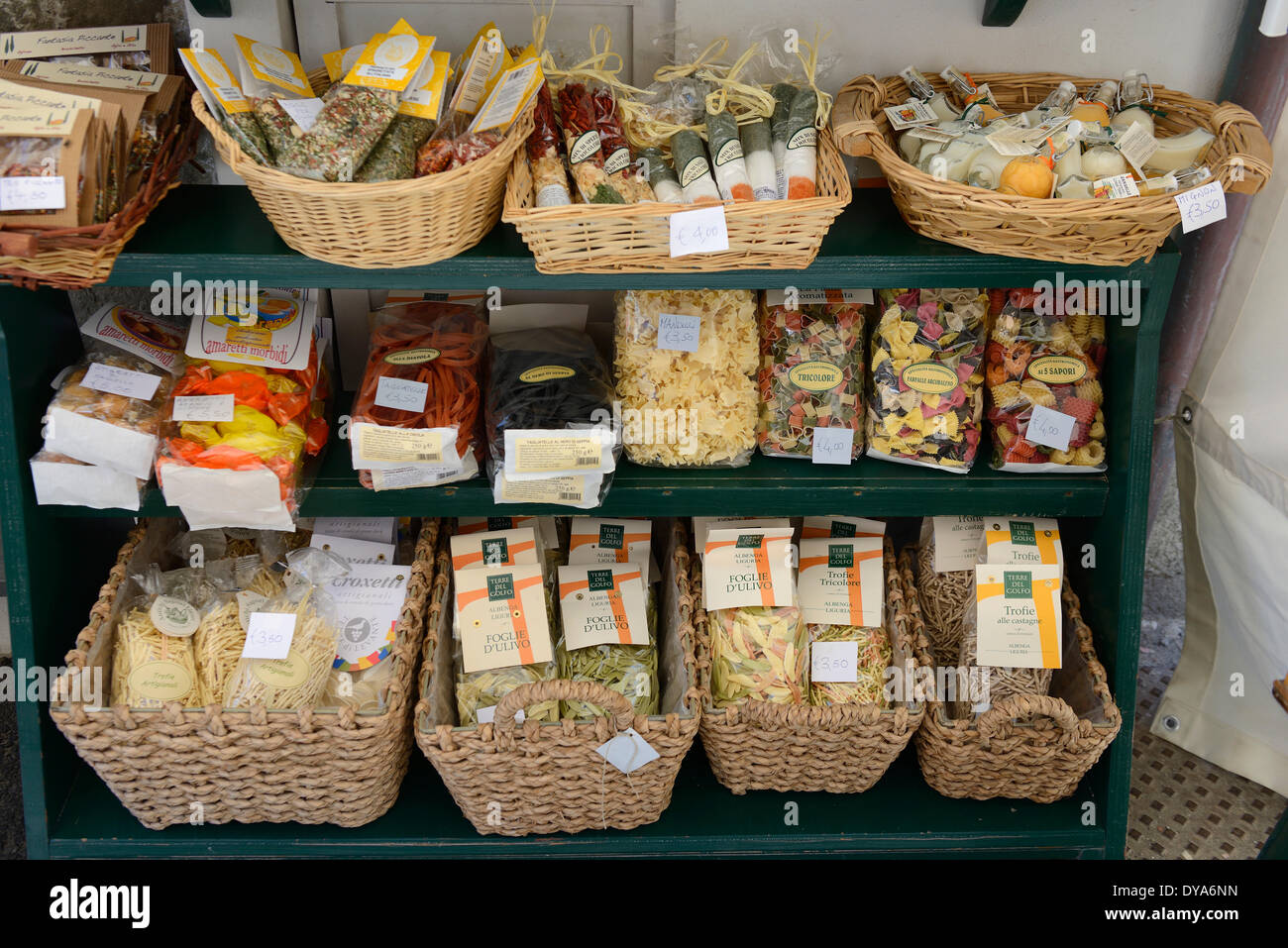 Mediterranean street food hi-res stock photography and images - Alamy