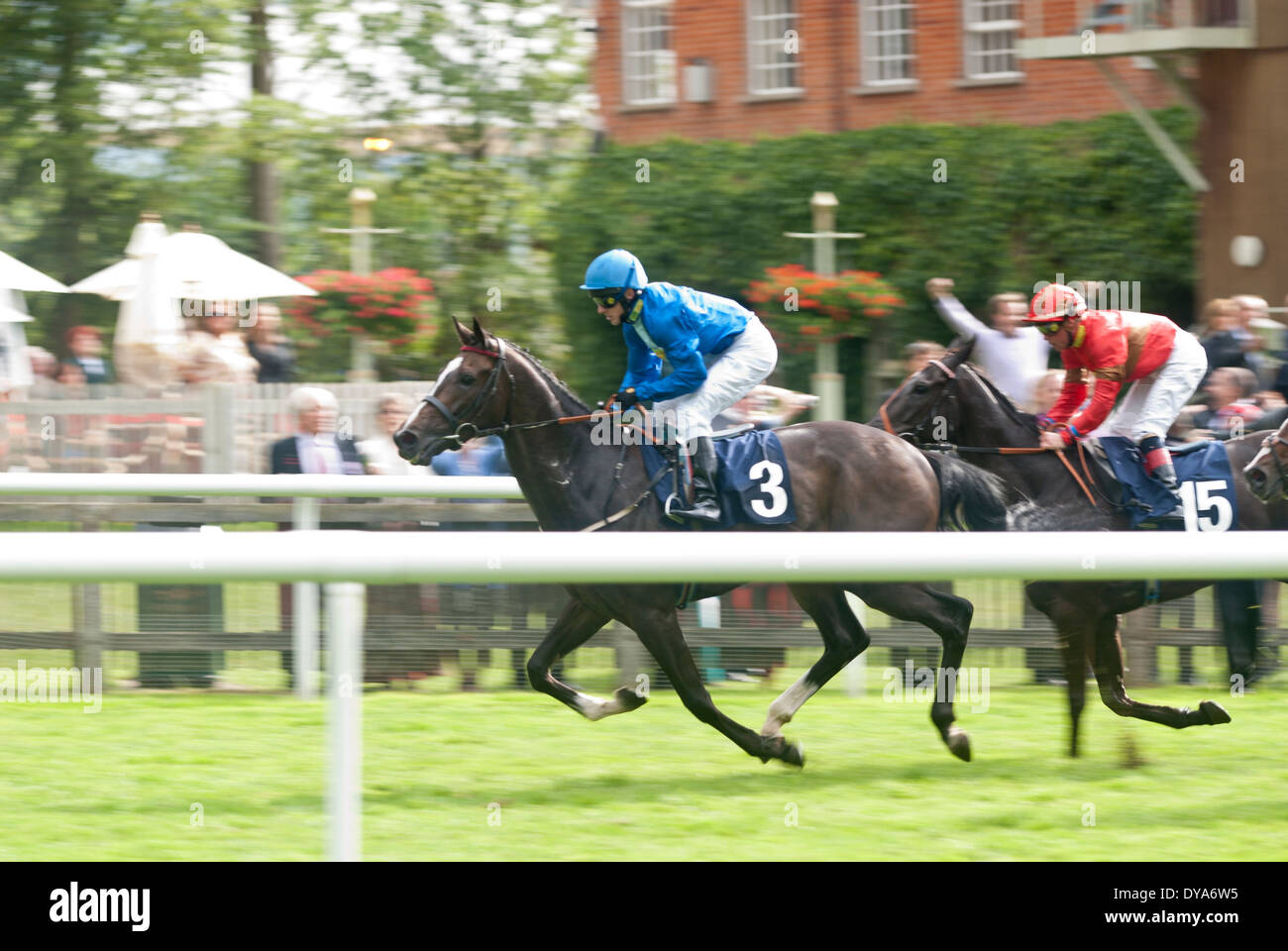 Panning right to left hi-res stock photography and images - Alamy