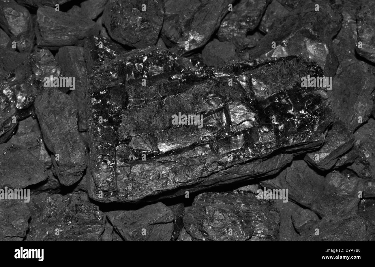 Coal mineral black cube stone background Stock Photo - Alamy