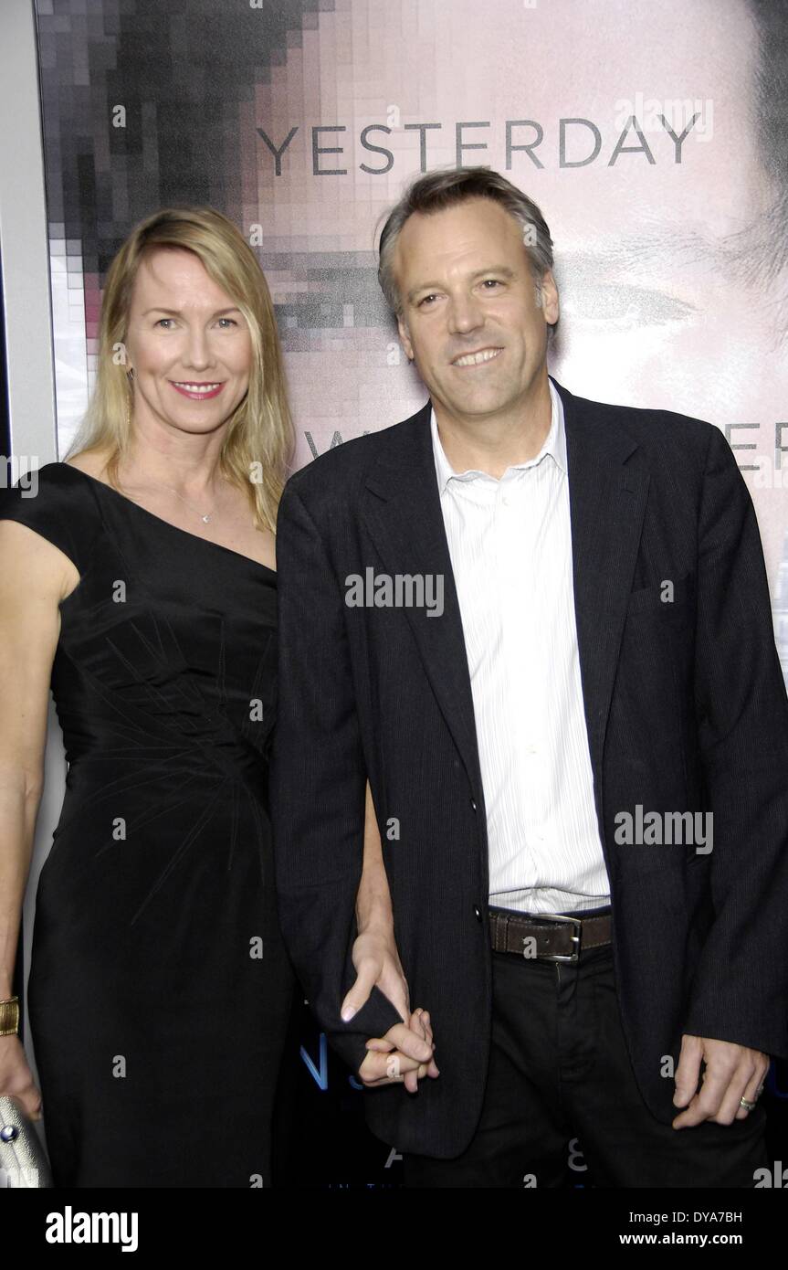 Los Angeles, CA, USA. 10th Apr, 2014. Wally Pfister at arrivals for ...