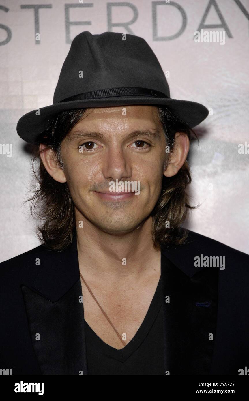 Los Angeles, CA, USA. 10th Apr, 2014. Lucas Haas at arrivals for ...