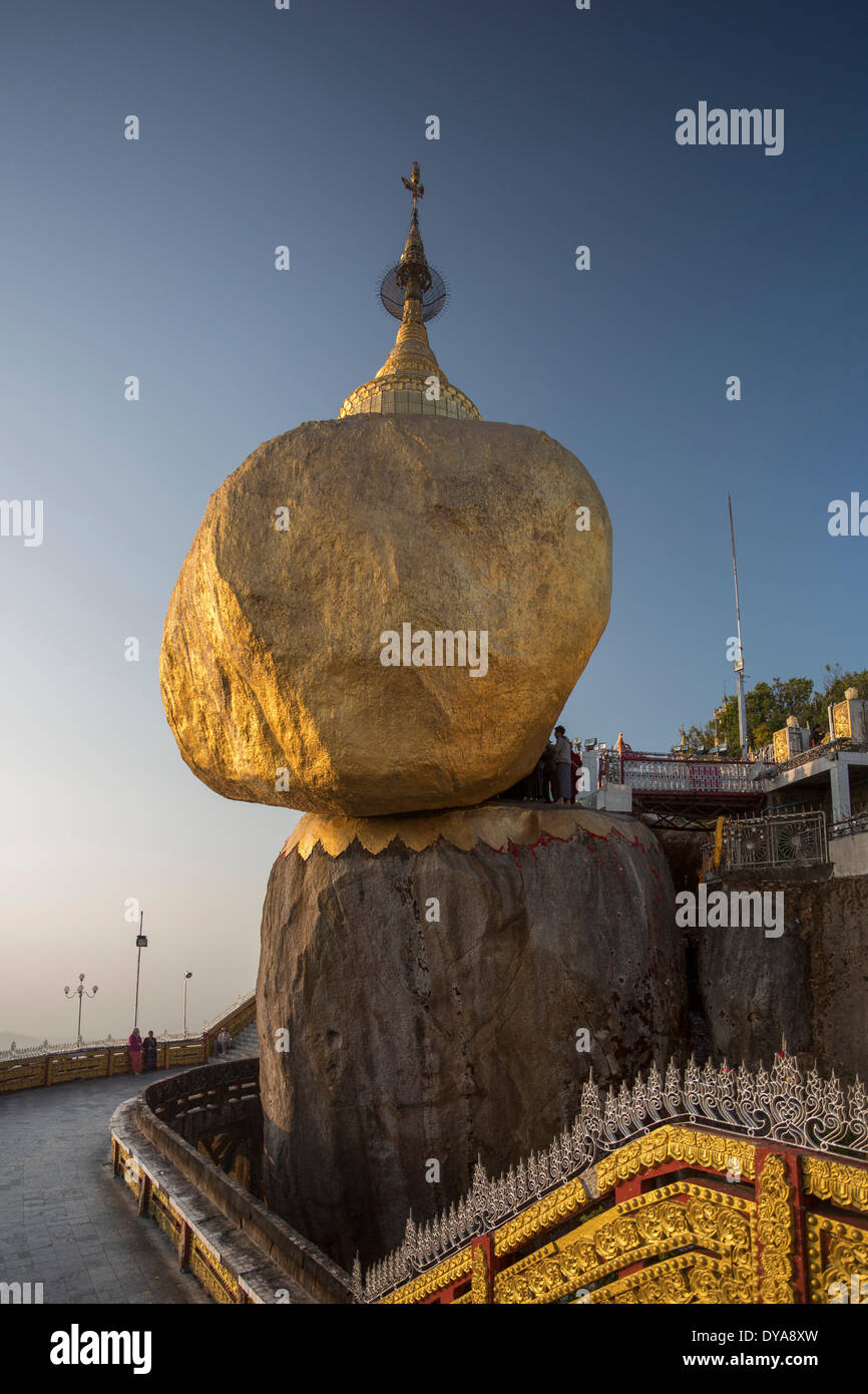 Gold golden myanmar burma asia hi-res stock photography and images - Alamy