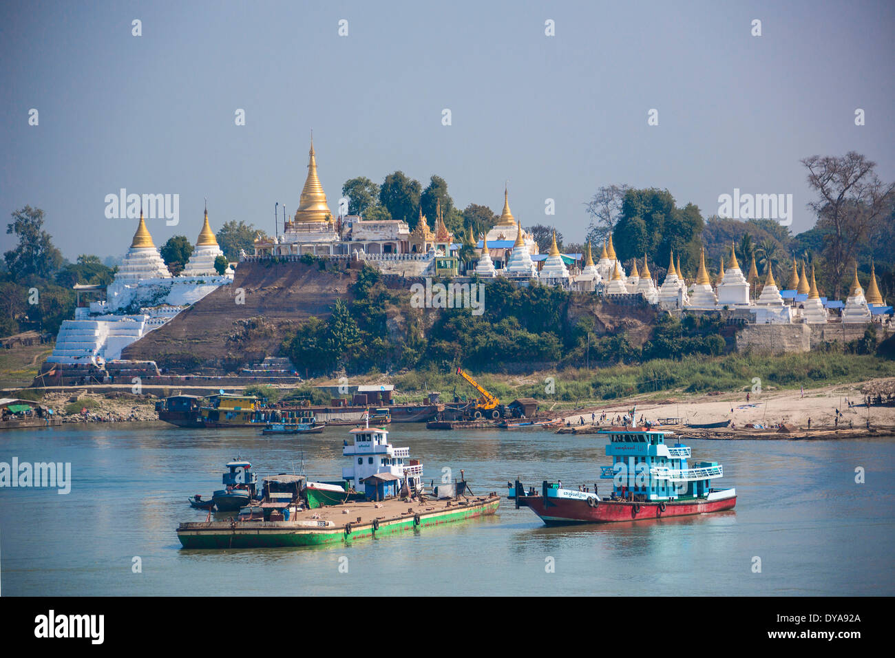 Burma boats myanmar boats hi-res stock photography and images - Alamy