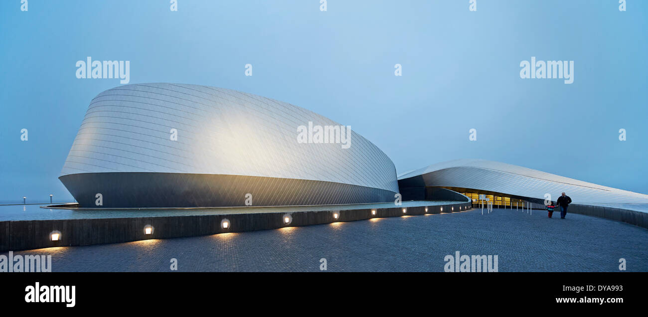 Blue planet aquarium hi-res stock photography and images - Alamy