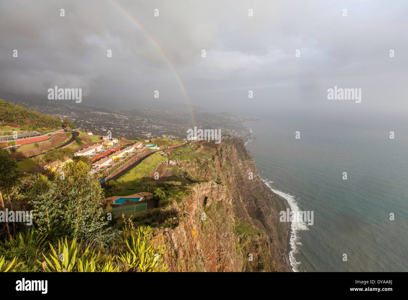 Abyssal hill hi-res stock photography and images - Alamy