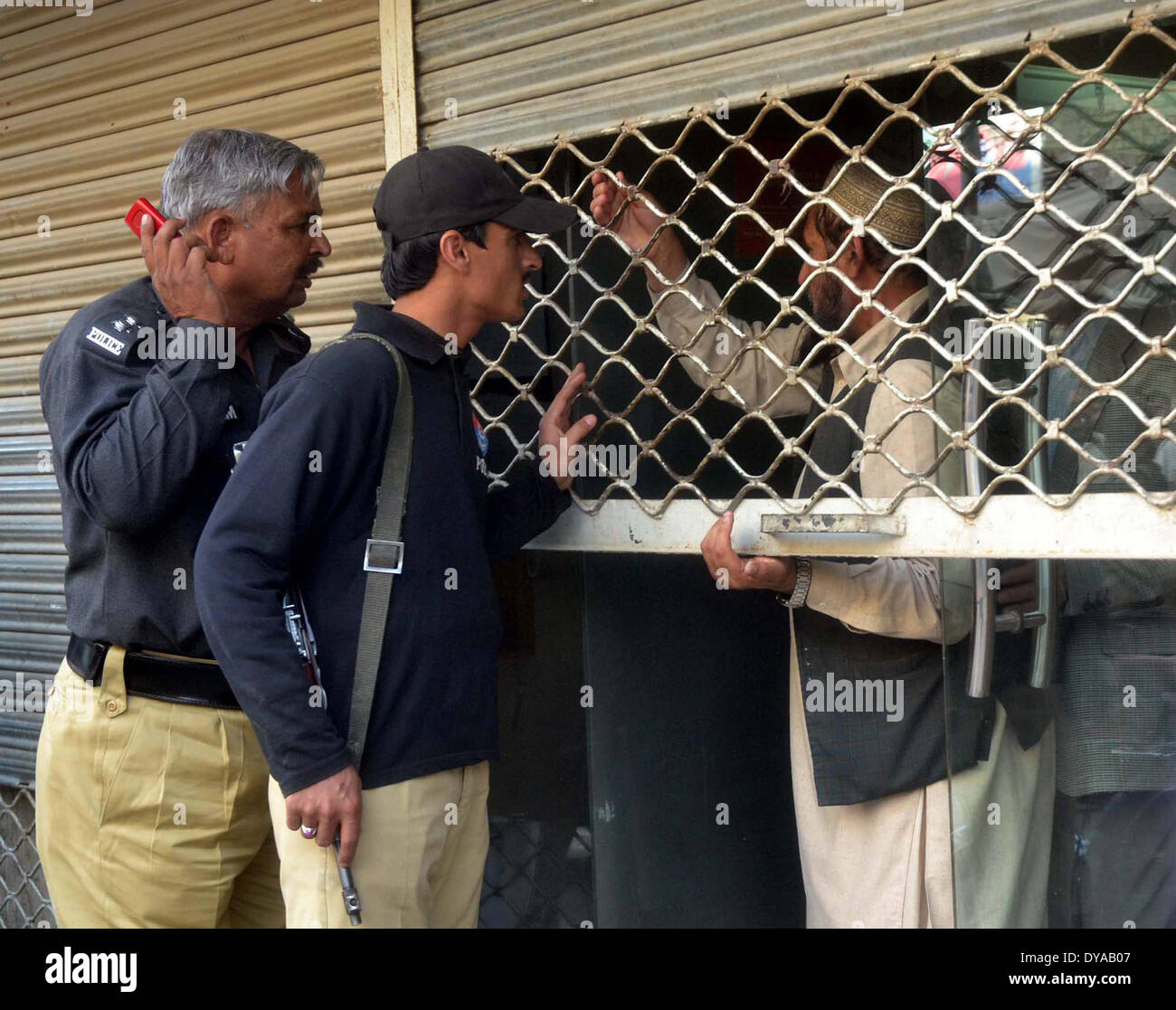 Bank Robberies Stock Photos & Bank Robberies Stock Images - Alamy