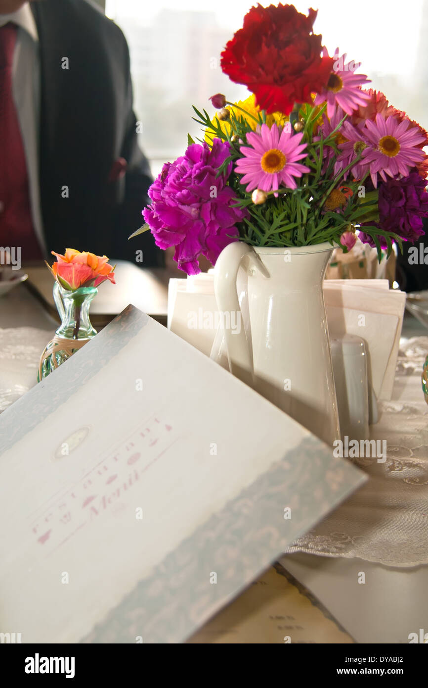 A Romantic Breakfast Table Arrangement Stock Photo - Alamy