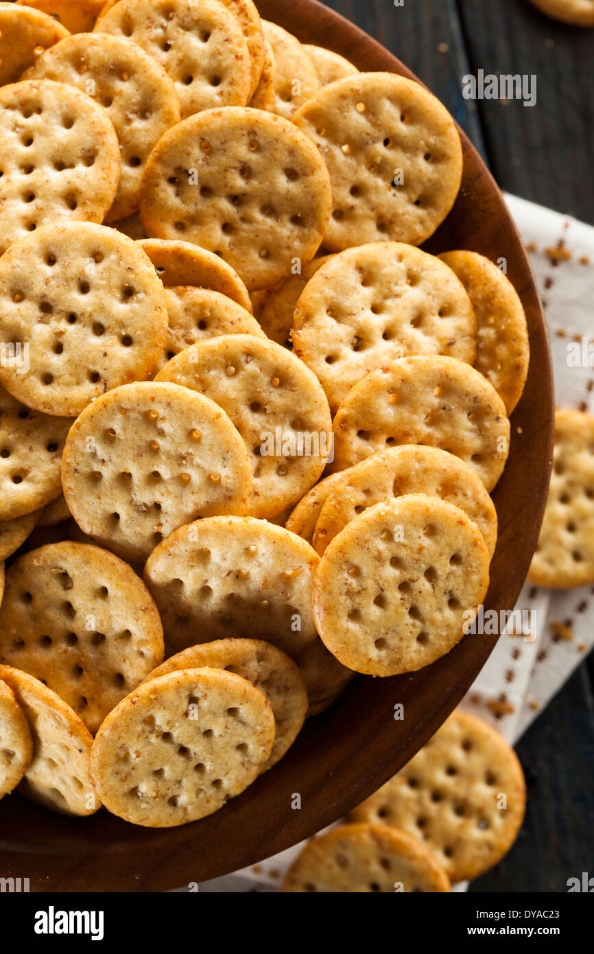 Whole Grain Wheat Round Crackers in a Bowl Stock Photo - Alamy