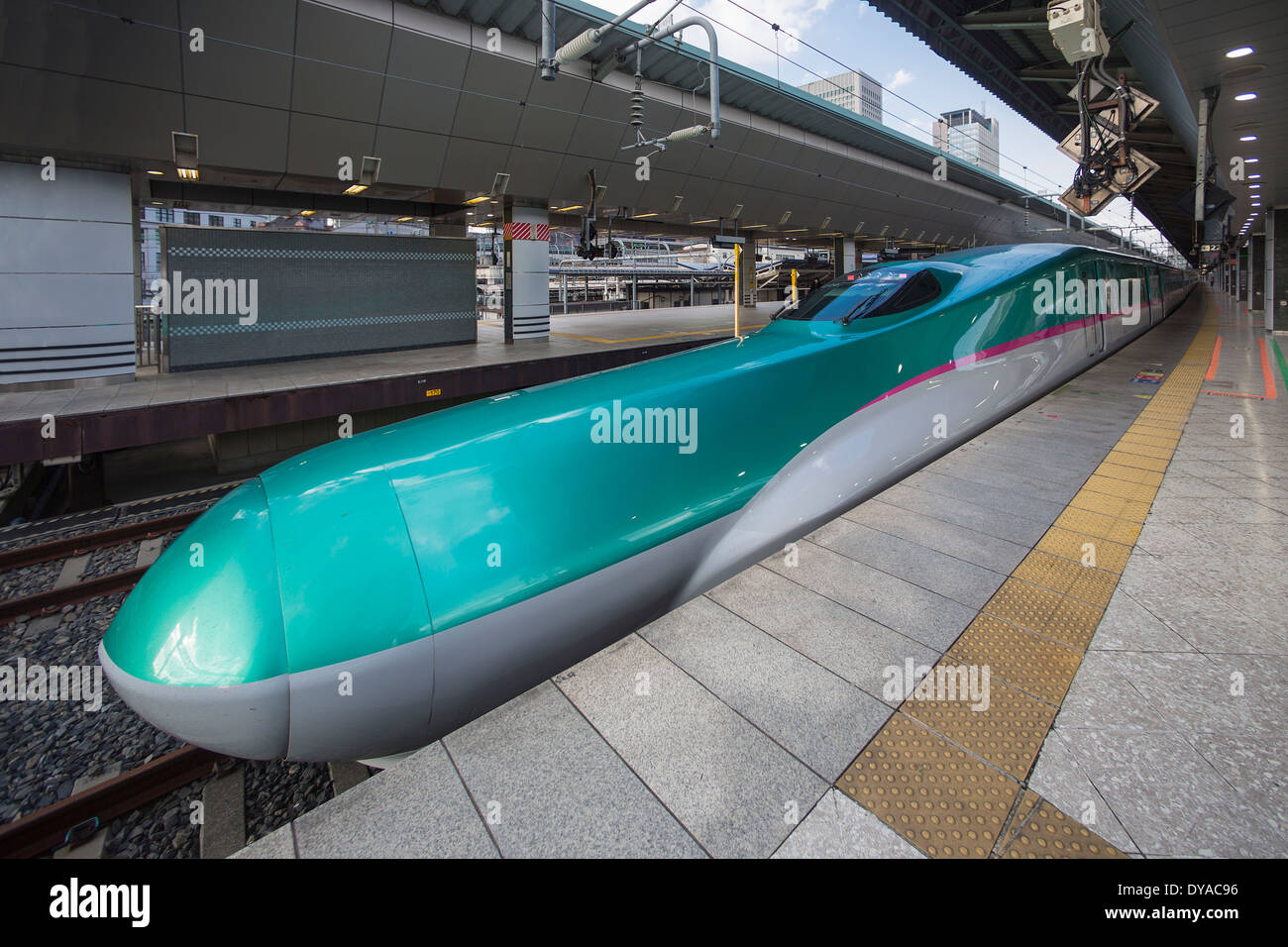 Speed bullet train futuristic hi-res stock photography and images - Alamy