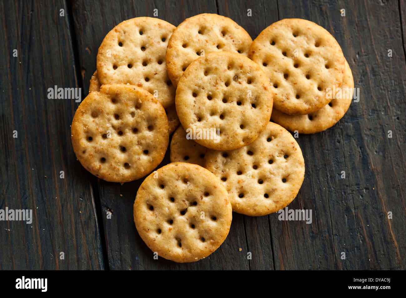 Whole Grain Wheat Round Crackers in a Bowl Stock Photo - Alamy