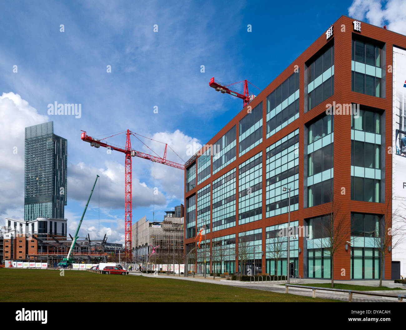 Number One First Street building and the Beetham Tower from First ...