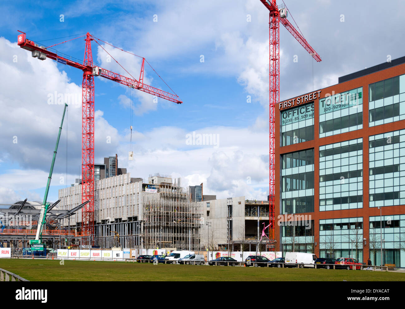 Number One First Street building and Meliá Innside Hotel construction ...
