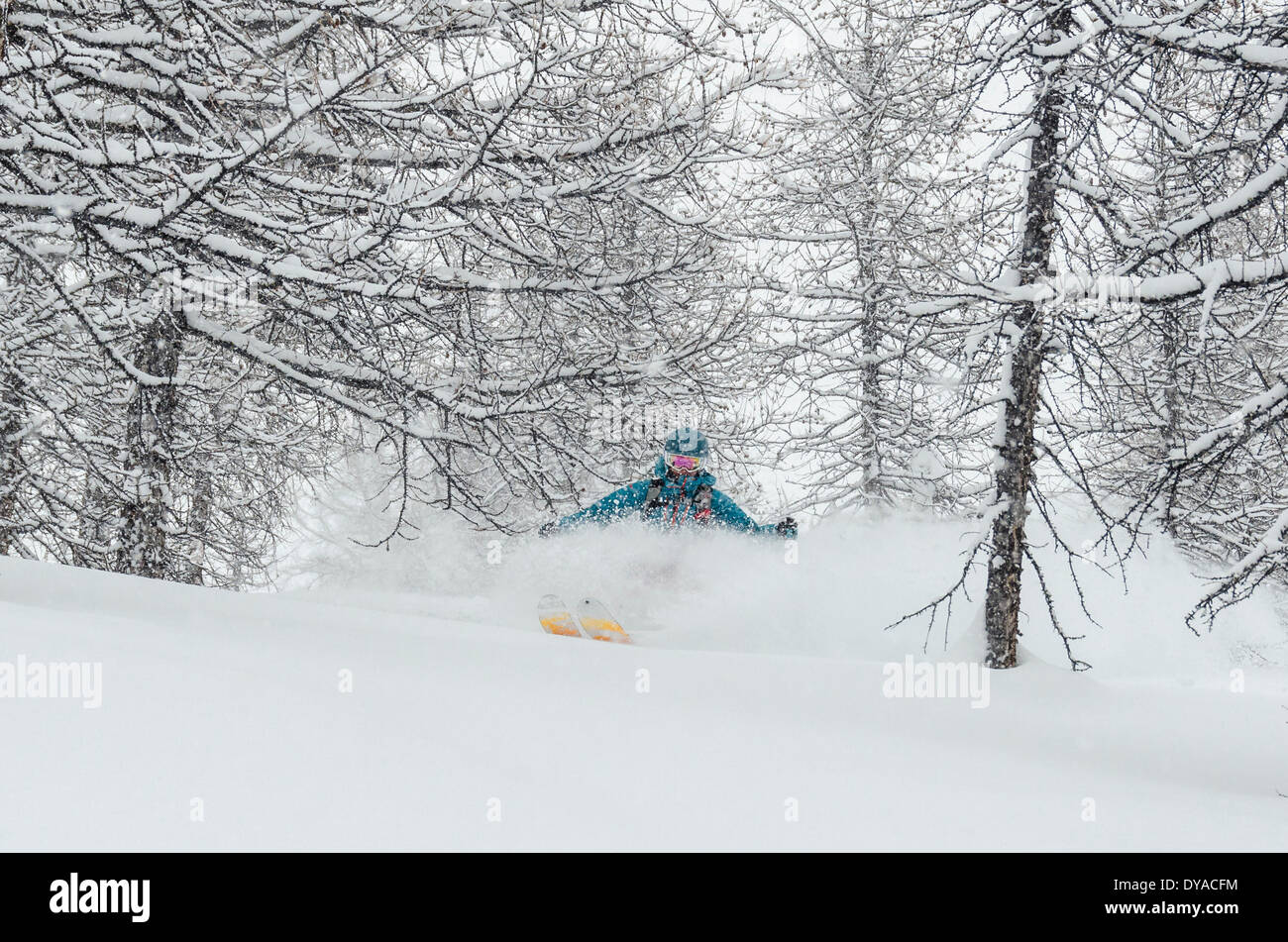 Bugaboo lodge canada hi-res stock photography and images - Alamy