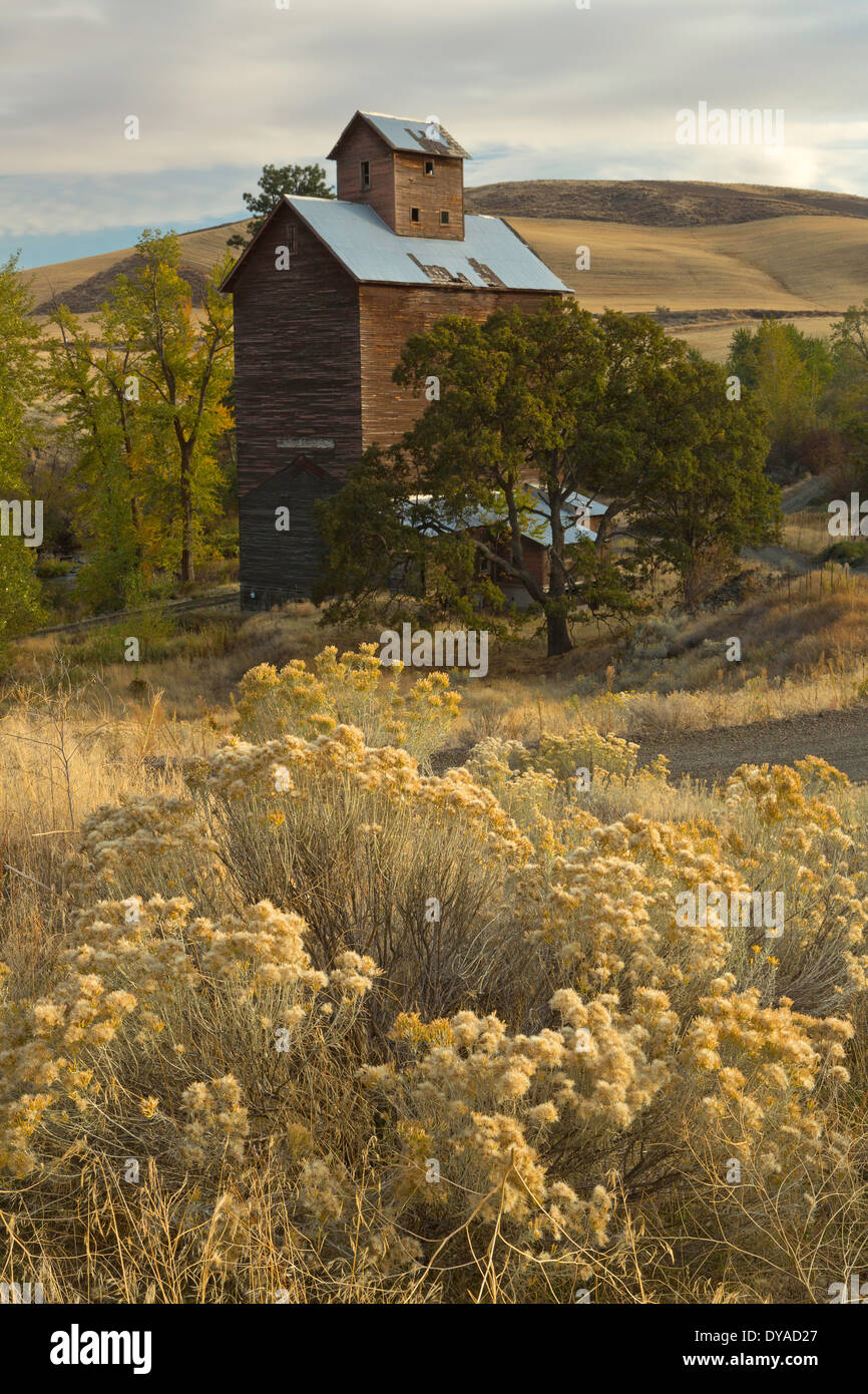 Granary structure hi-res stock photography and images - Alamy