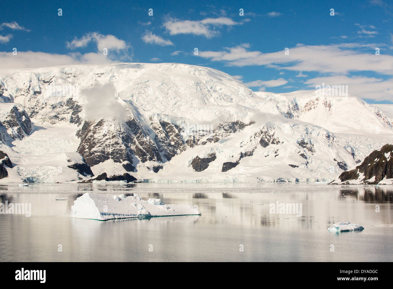 The Gerlache Strait separating the Palmer Archipelago from the ...