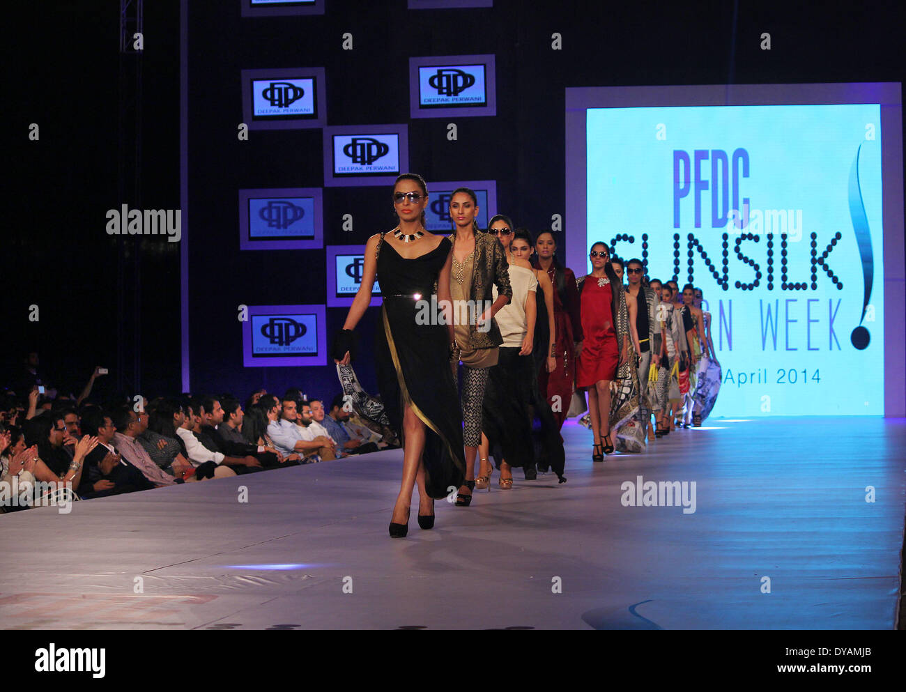 Cat creations hi-res stock photography and images - Alamy