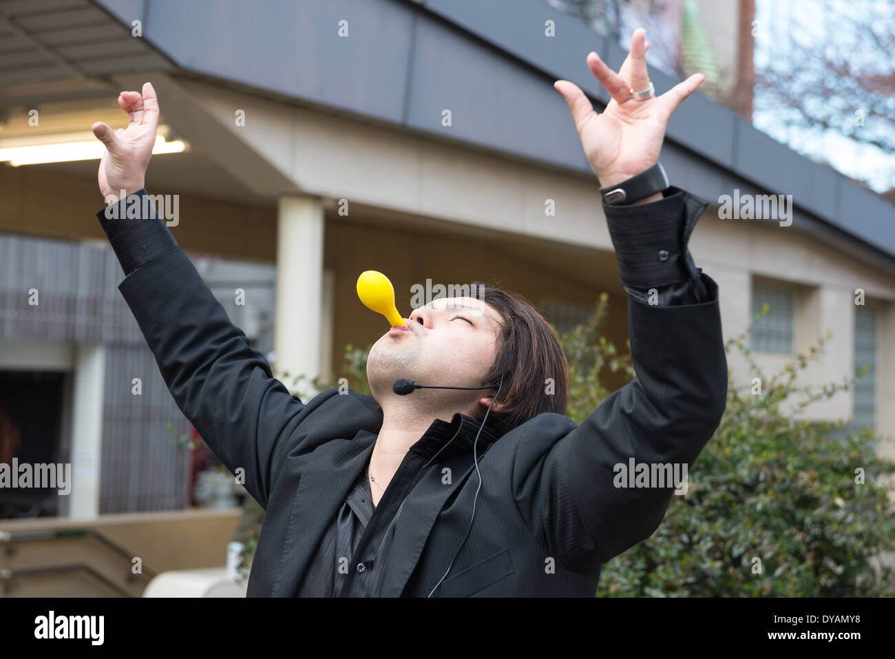 Japan magic trick hi-res stock photography and images - Alamy