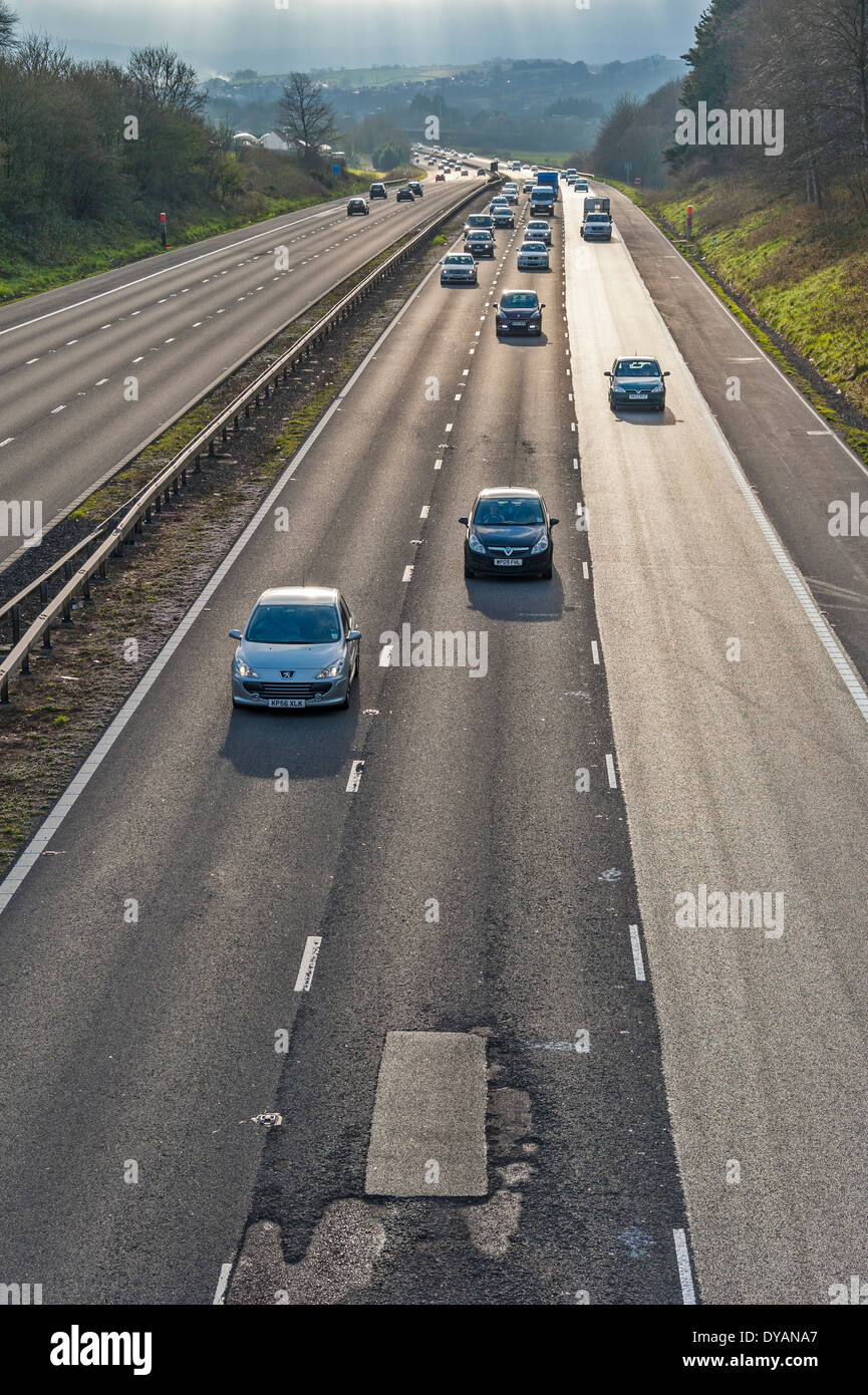 Pothole motorway uk hi-res stock photography and images - Alamy