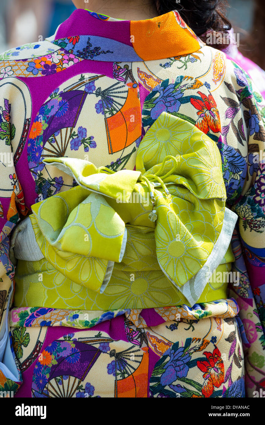 Rear view woman wearing kimono hi-res stock photography and images - Alamy