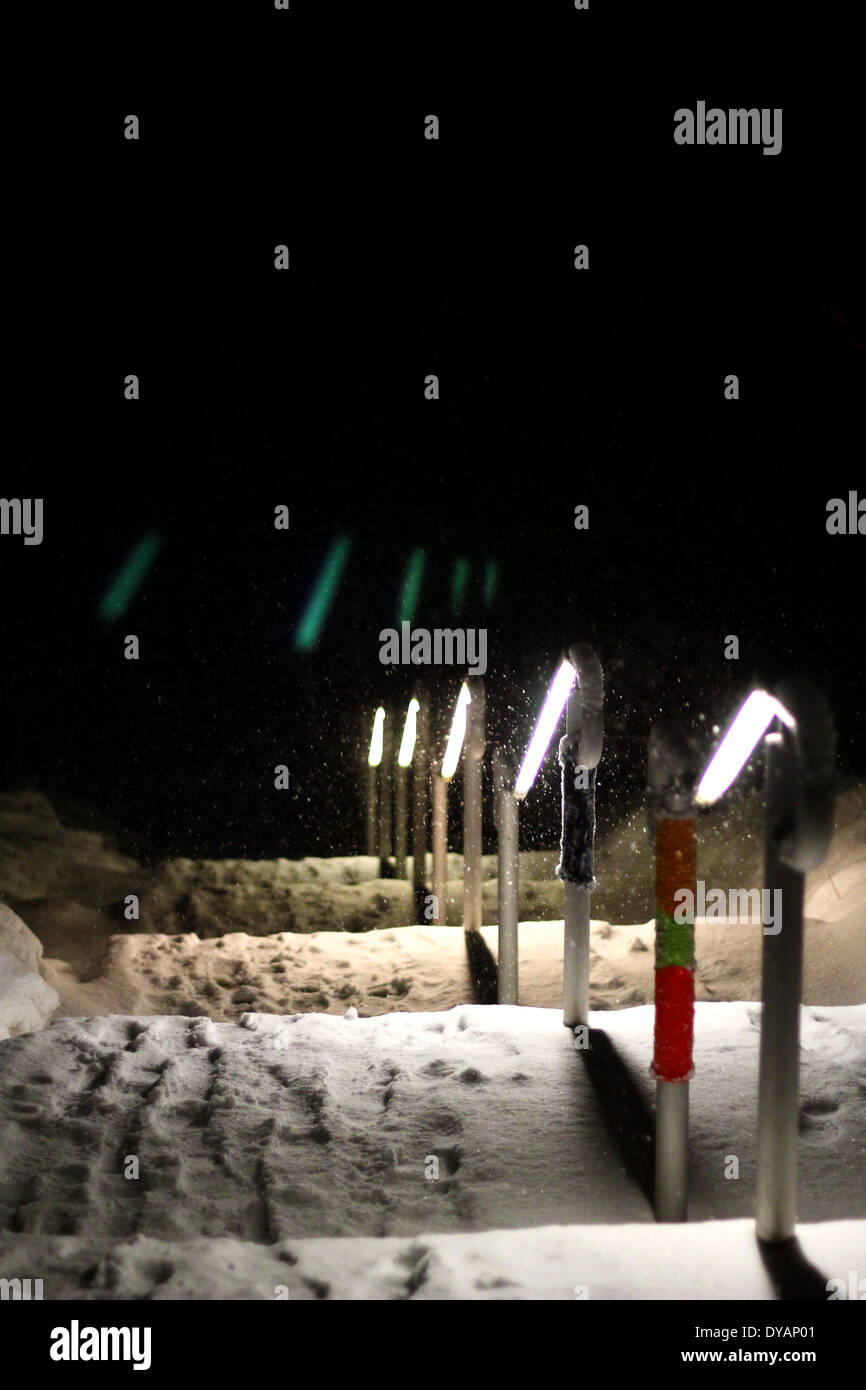 Snowing night hi-res stock photography and images - Alamy