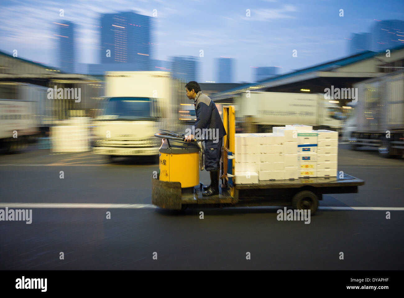 Transporting fish by turret truck at Tsukiji Fish Market in Tokyo Stock ...