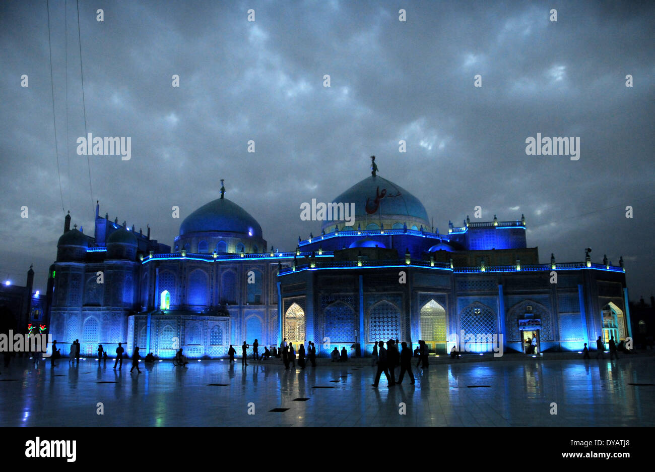 Balkh, Afghanistan. 10th Apr, 2014. Afghans gather around Hazrat-e-Ali ...