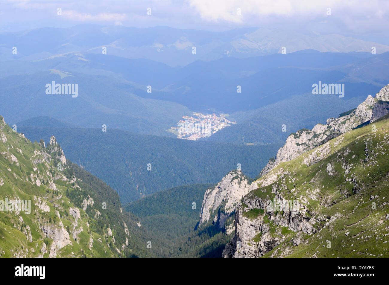 Mountain view aerial hi-res stock photography and images - Alamy
